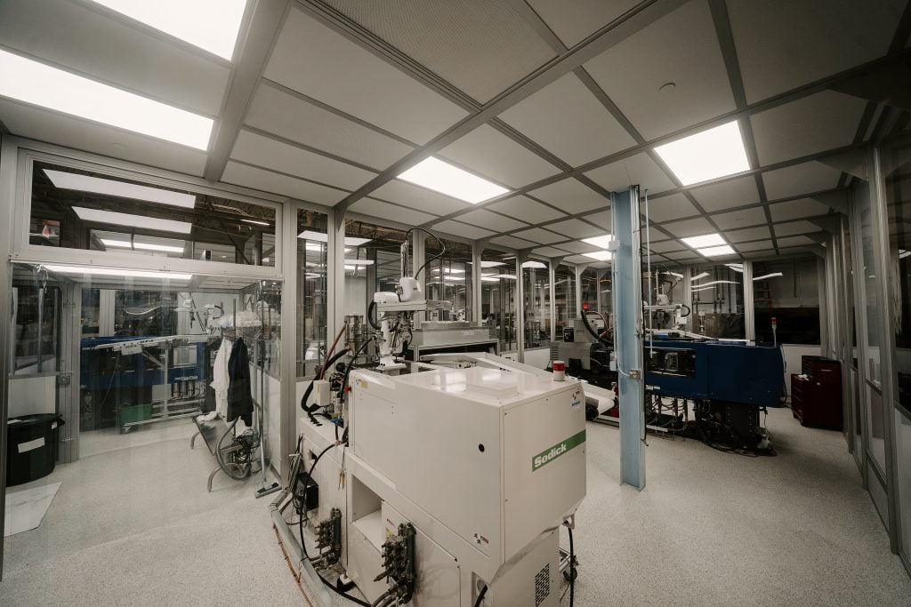 Molding Operator | Careers | Syntec Optics